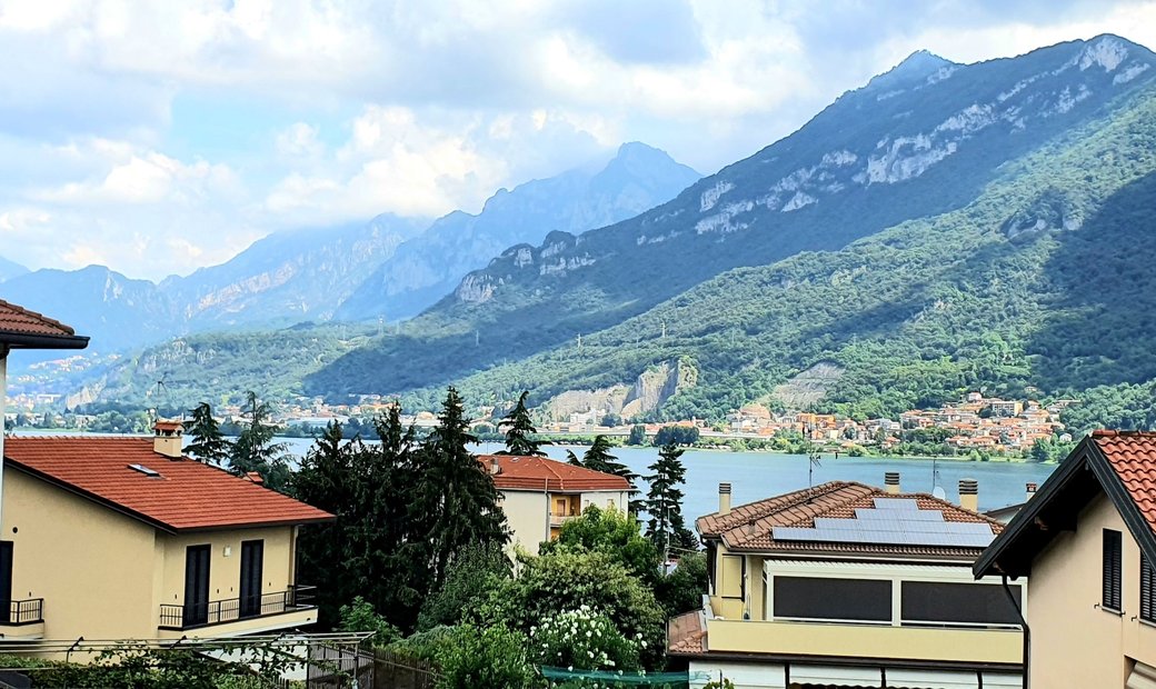Garlate: Splendida Villa Vista Lago E Ampio In Garlate, Lombardy, Italy ...
