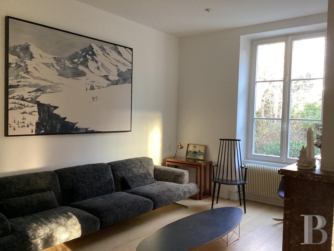 A Mansion In Very Good Condition And Its 1,200 In Mulhouse, Grand Est ...