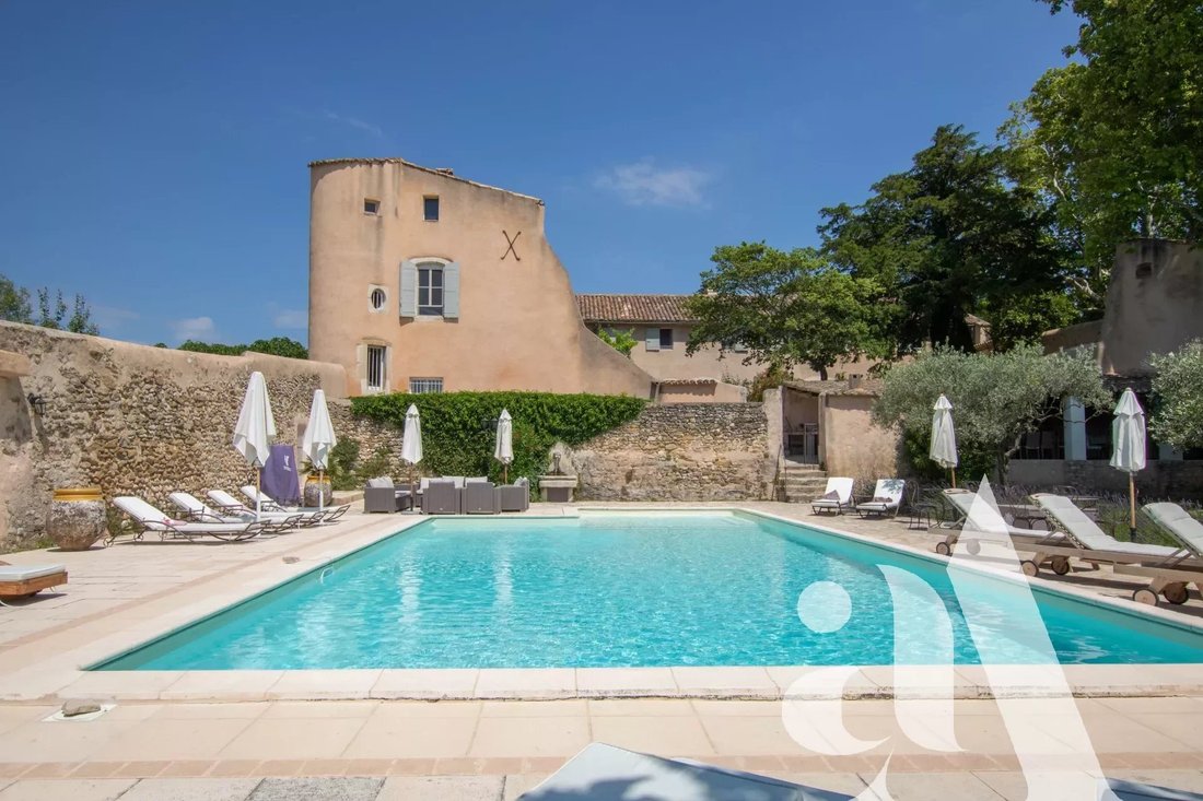Chateau De La Baude Dans Villedieu, Provence Alpes Côte D'azur, France ...