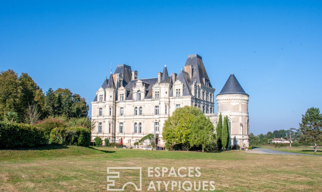 The Emblematic: 19th Century Castle En Cholet, Países Del Loira ...
