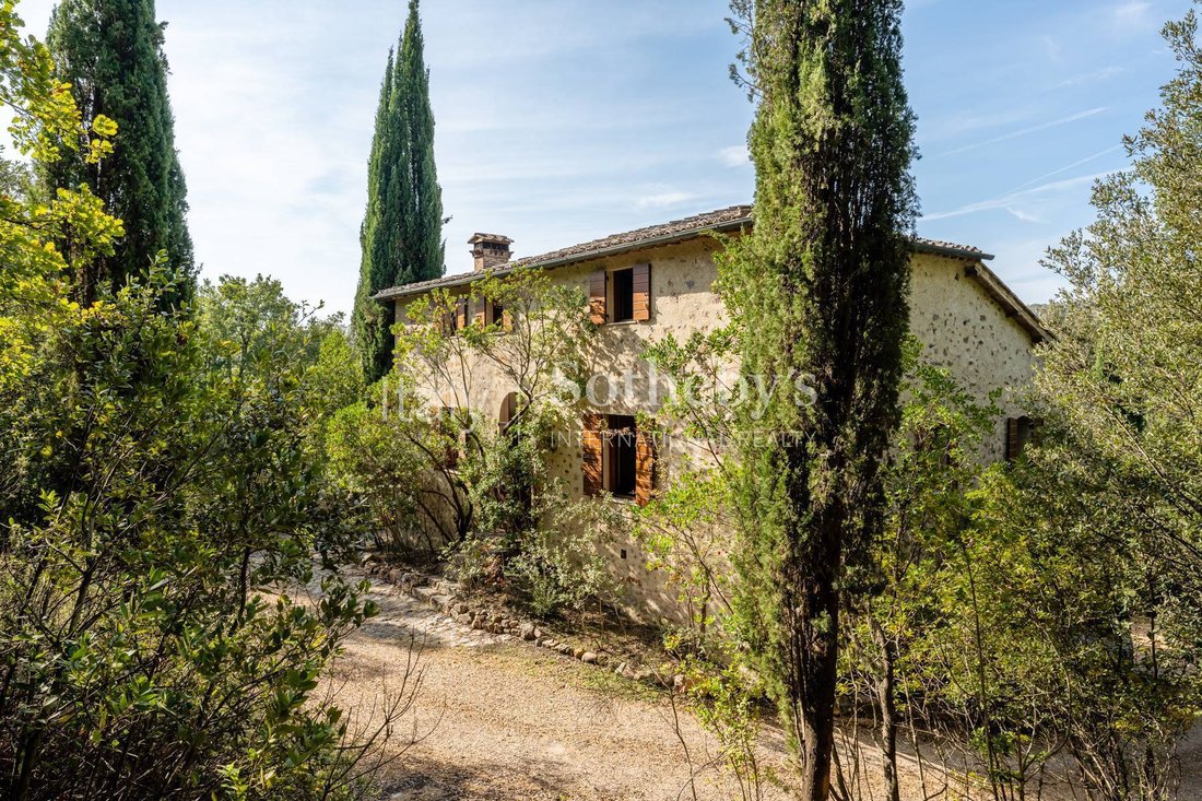 Beautiful Secluded Farmhouse In A Natural Park In Rosia, Tuscany, Italy ...