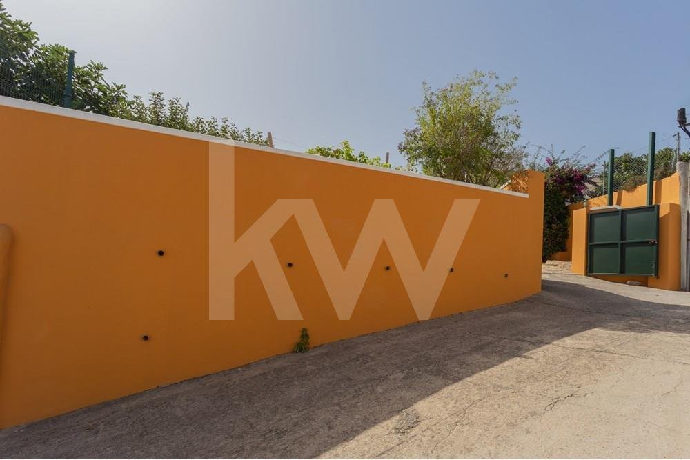Turcifal | 4+1 Bedroom Villa With Garden On A In Turcifal, Lisbon ...