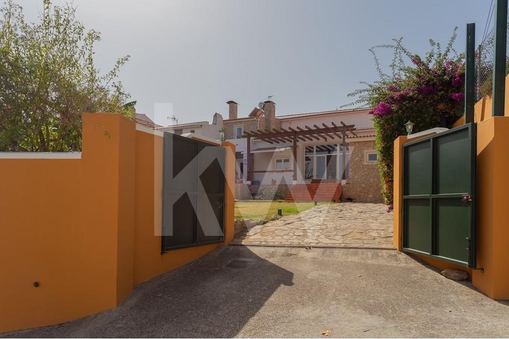 Turcifal | 4+1 Bedroom Villa With Garden On A In Turcifal, Lisbon ...