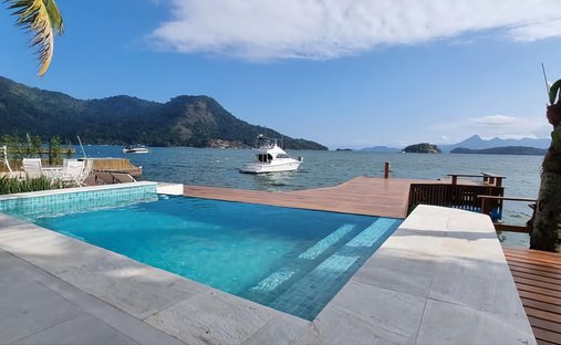 Luxury villas for sale in Brazil | JamesEdition