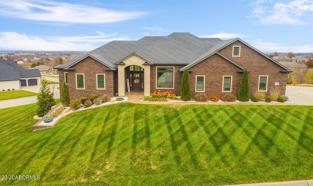 Listings by CENTURY 21 Community - United States | JamesEdition