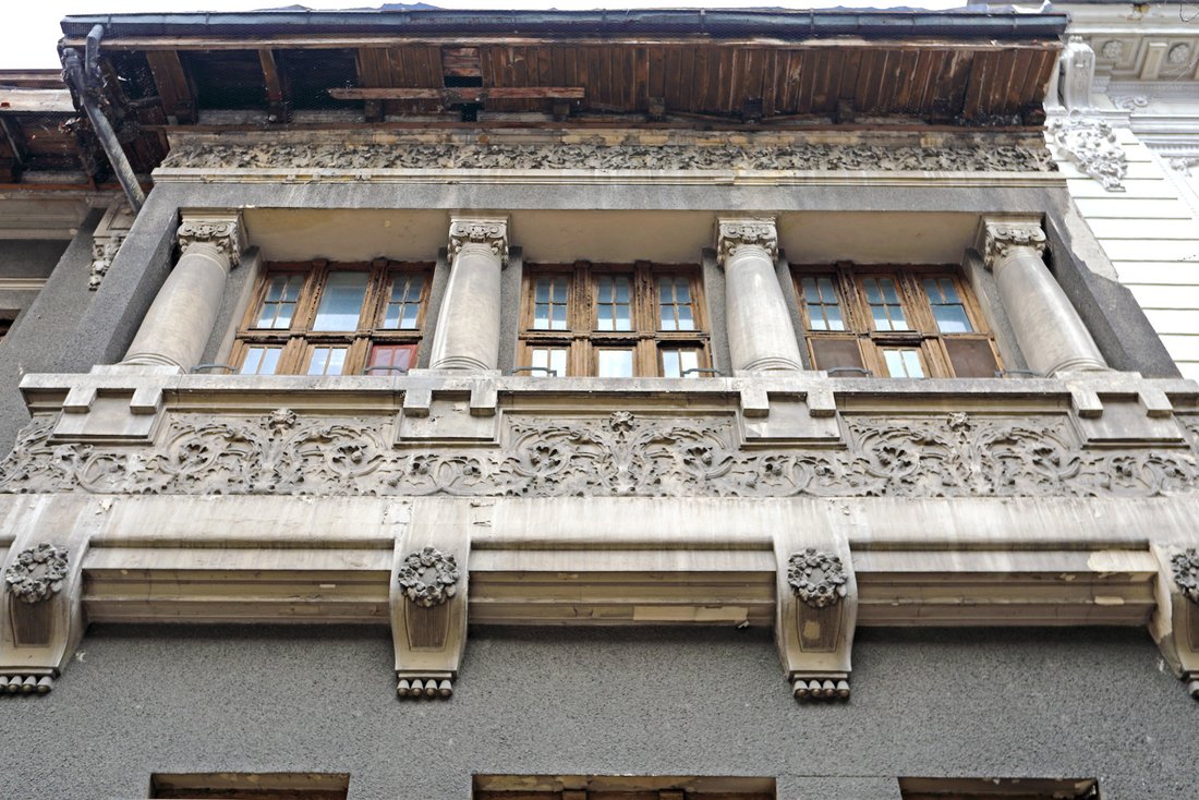 Maison Av. Mihail Pascanu, élégant Bâtiment Dans Bucharest, Bucarest ...