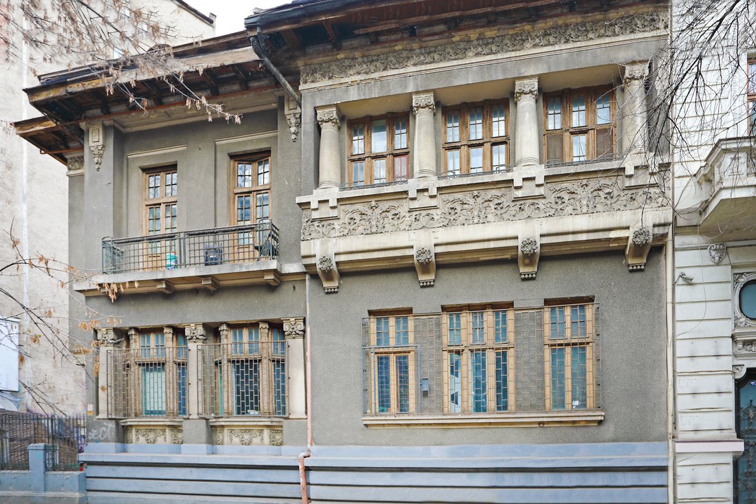 Maison Av. Mihail Pascanu, élégant Bâtiment Dans Bucharest, Bucarest ...
