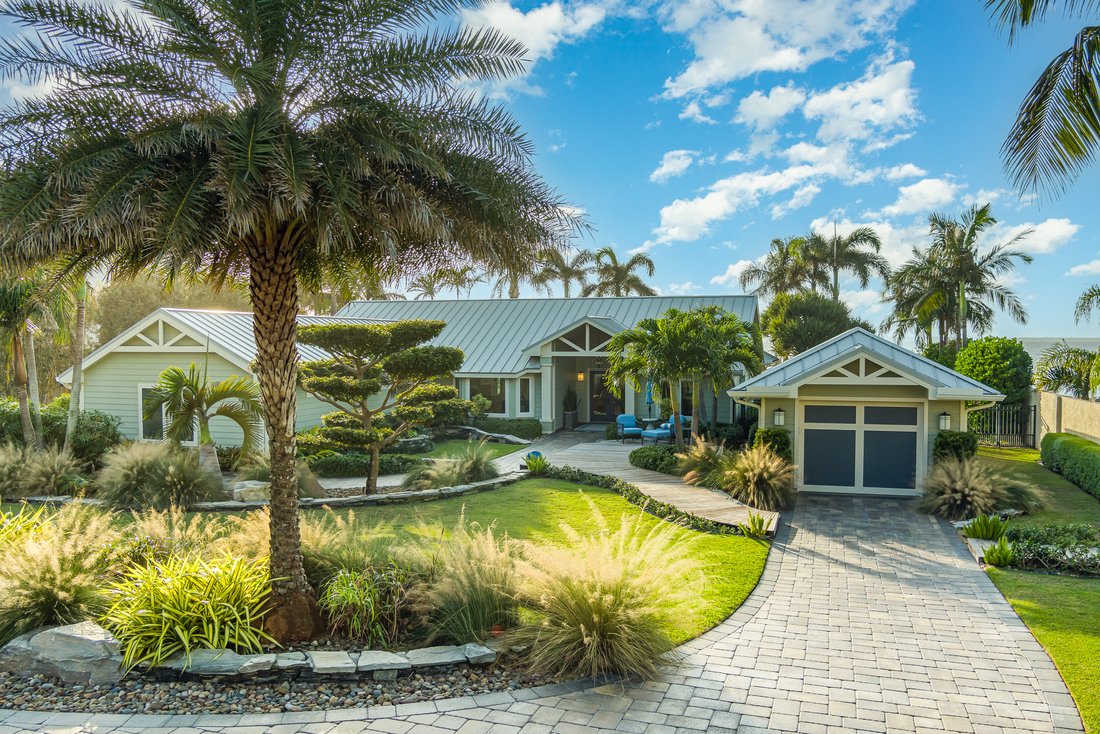 3 Bedrooms Single Family Detached In Cocoa Beach, Florida, United ...