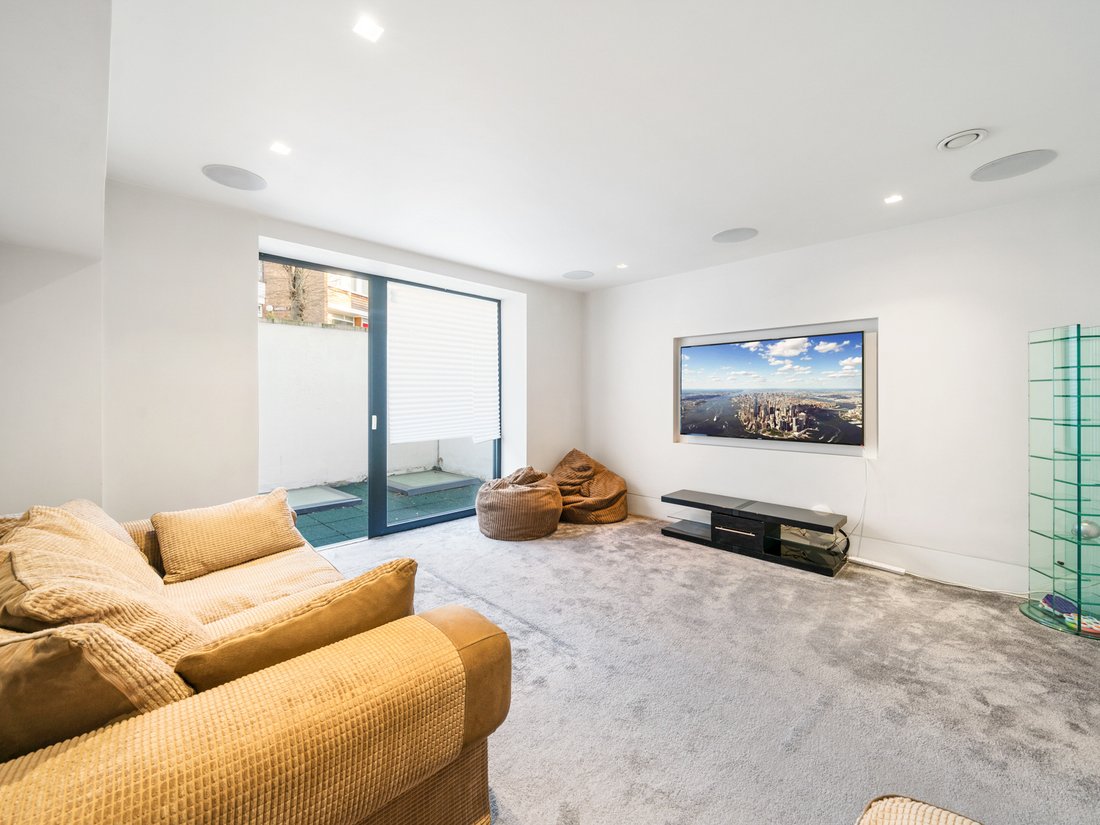 Ainger Road, Primrose Hill, London Nw3 In London, England, United ...