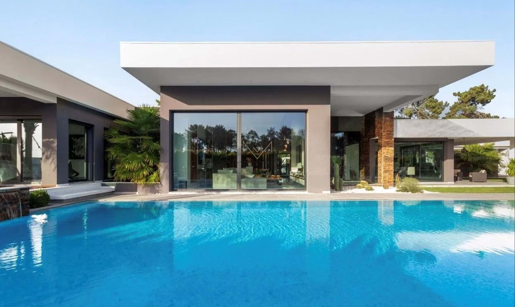 Luxury Single Storey Villa V4 2500 M2 Verdizela In Corroios, Portugal ...