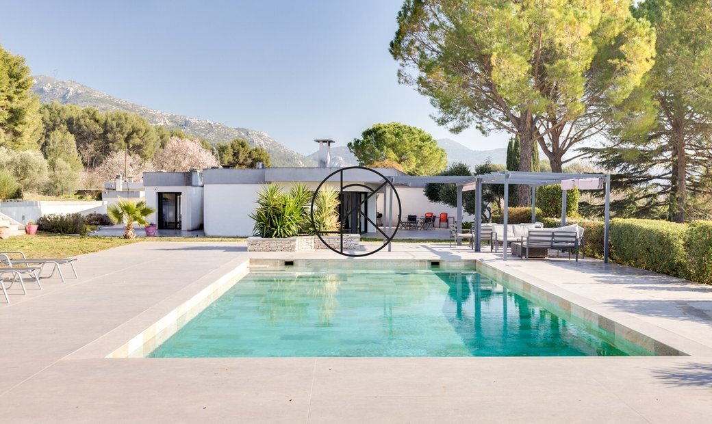 Modern Single Storey House With In Gémenos, Provence Alpes Côte D'azur ...