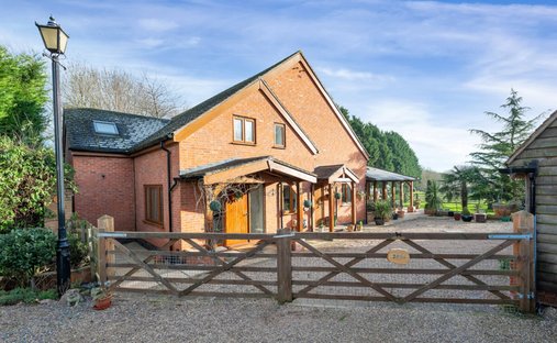 Luxury homes for sale in Rothley, England, United Kingdom | JamesEdition