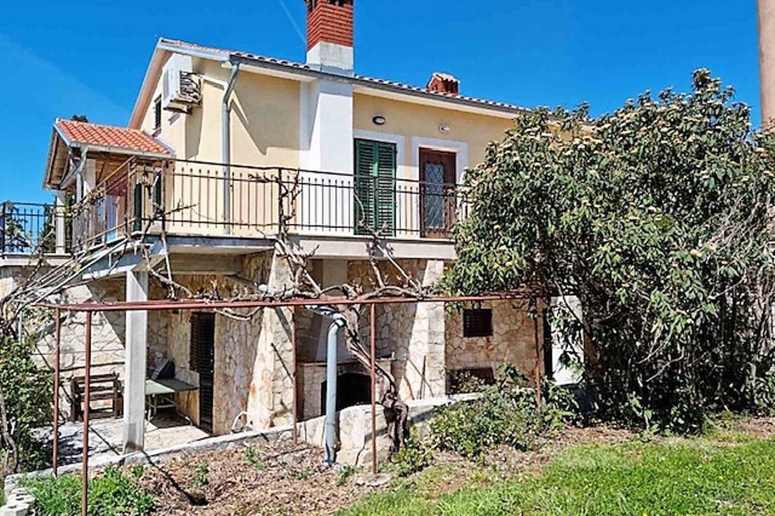 Croatia, Istria, Pula: House In Mjesni Odbor Busoler, Grad Pula, Istria ...