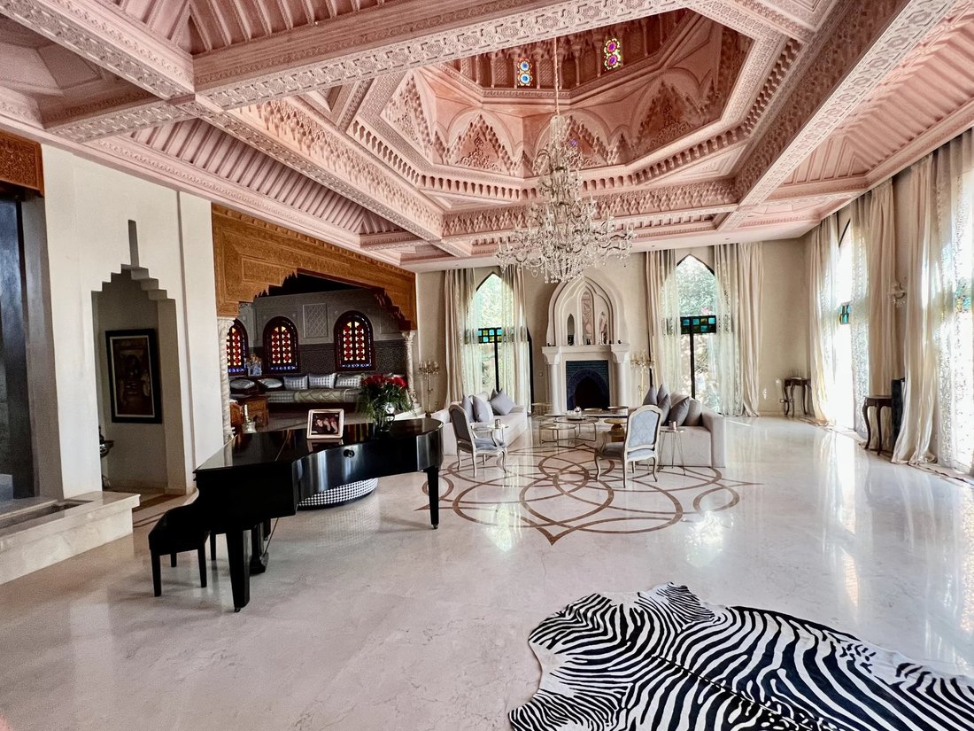6 Suite Villa For Sale In The Heart Of One In Annakhil, Marrakesh Safi ...