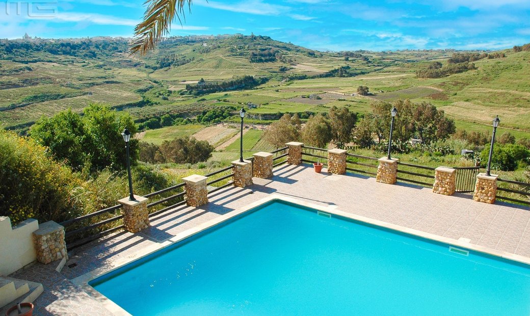 Xar1064 Cliff Edge Farmhouse With Open Country Side Views In Xagħra ...