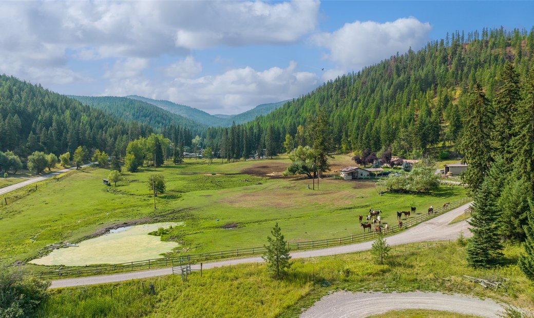 Western Montana Horse Ranch Living In Kalispell, Montana, United States ...