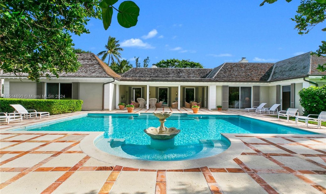 Beautiful Bermudian Style Home On Jupiter In Hobe Sound, Florida ...