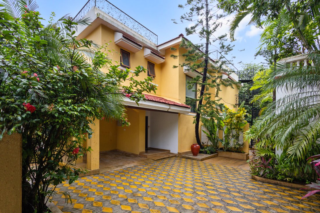 Beach Access Villa In Candolim, Goa In Corlim, Goa, India For Sale ...