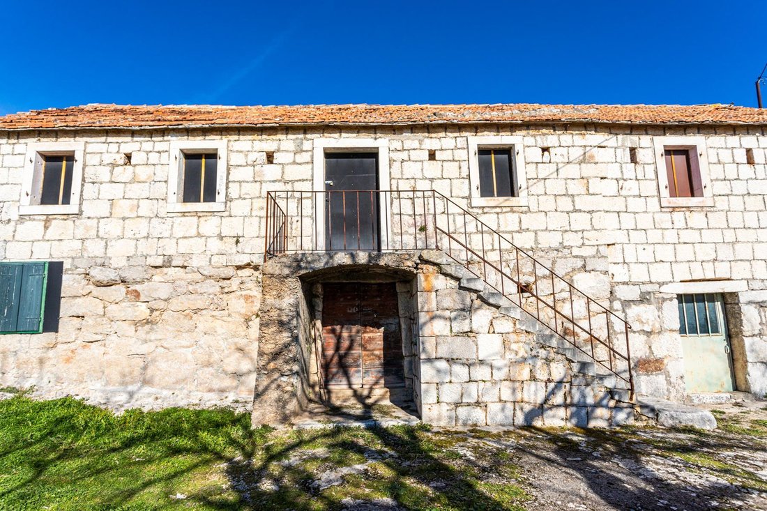 Trogir An Authentic Dalmatian In Vrsine, Split Dalmatia County, Croatia ...