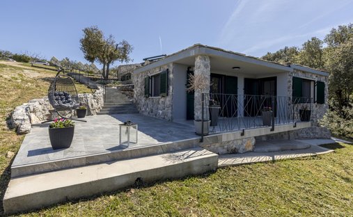 Luxury homes for sale in Skrip, Split-Dalmatia County, Croatia ...