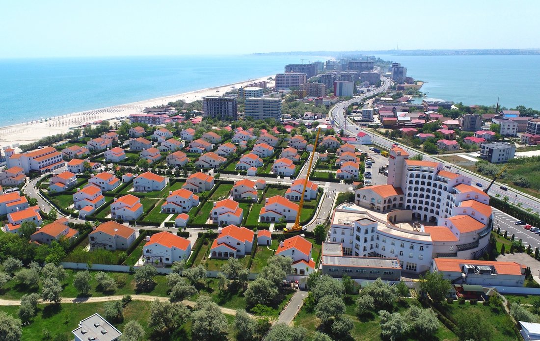 Villa Sulla Spiaggia Soleggiata In Costanza, Distretto Di Costanza ...