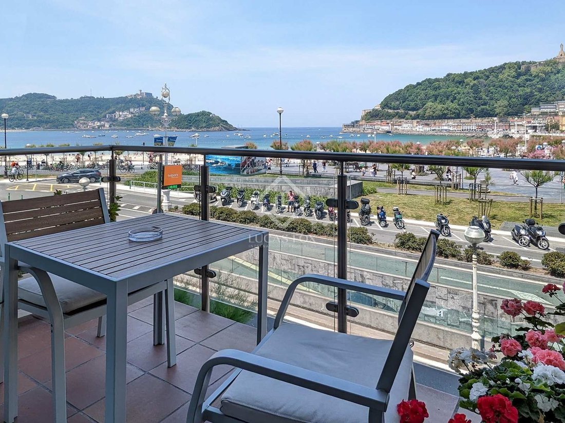 San Sebastián Apartment In Centro, Donostia San Sebastian, Spain For ...