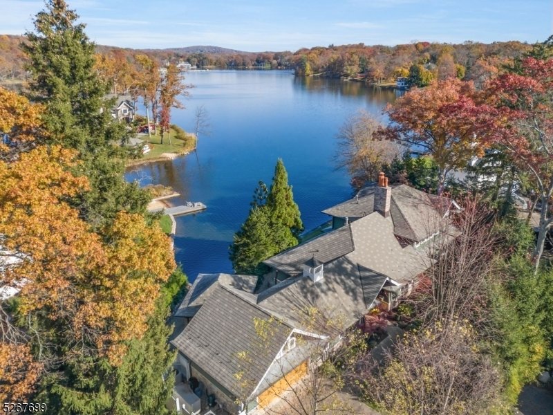 3 Bedrooms Single Family Detached In Mountain Lakes, New Jersey, United ...