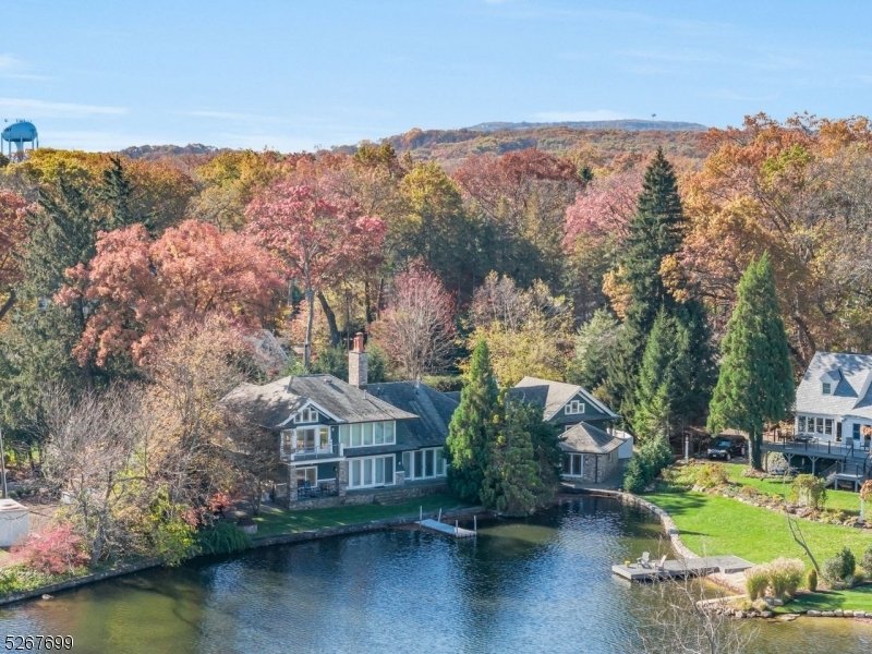 3 Bedrooms Single Family Detached In Mountain Lakes, New Jersey, United ...