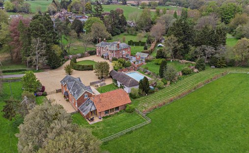 Luxury Homes With Terrace For Sale In Redlynch England United Kingdom