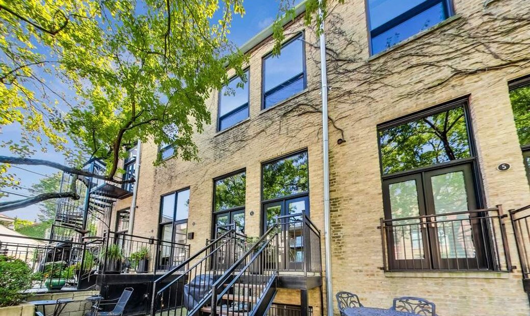 Orchard Lofts Home With Great Rooftop Deck In Chicago, Illinois, United ...