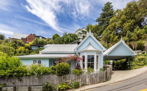 Luxury waterfront homes for sale in Napier, Hawke's Bay, New Zealand ...