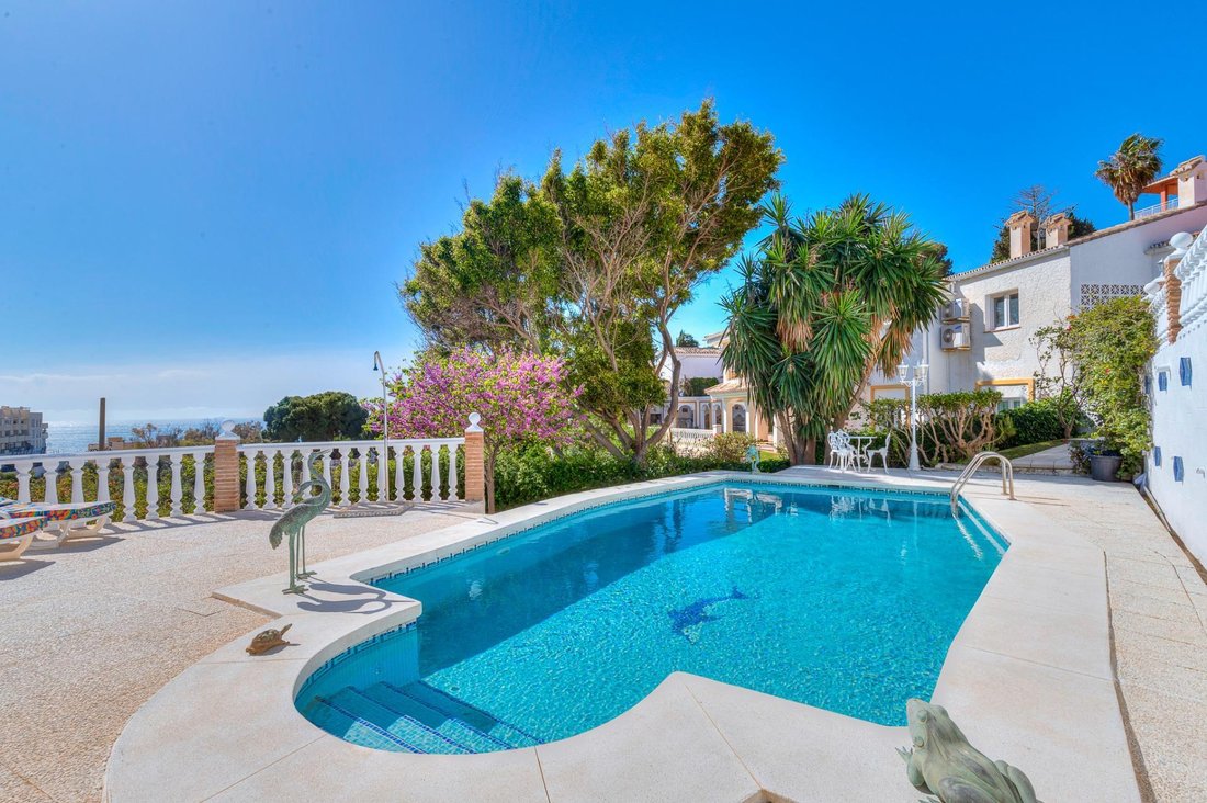 Bright Independent Villa With Sea Views In In Fuengirola, Andalusia ...