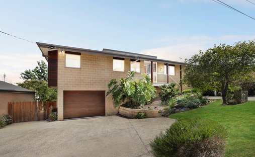 Luxury homes for sale in McCrae, Victoria, Australia | JamesEdition