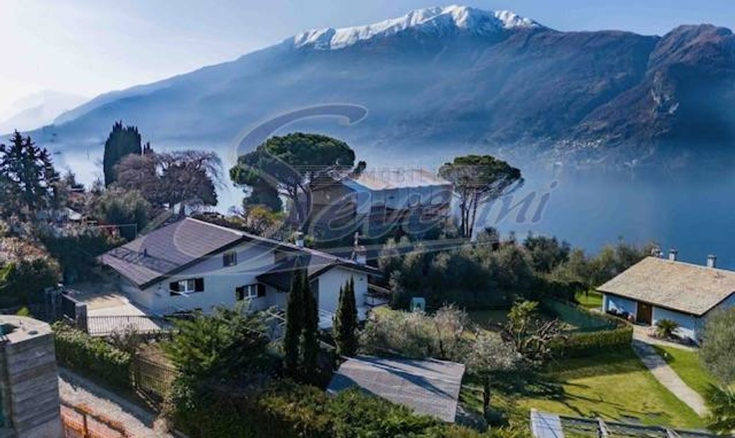 Villa In Vendita A Colico In Colico Piano, Lombardy, Italy For Sale ...