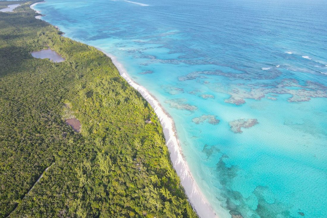 90 Acre Beachfront Parcel In Savannah Sound, Central Eleuthera, The ...