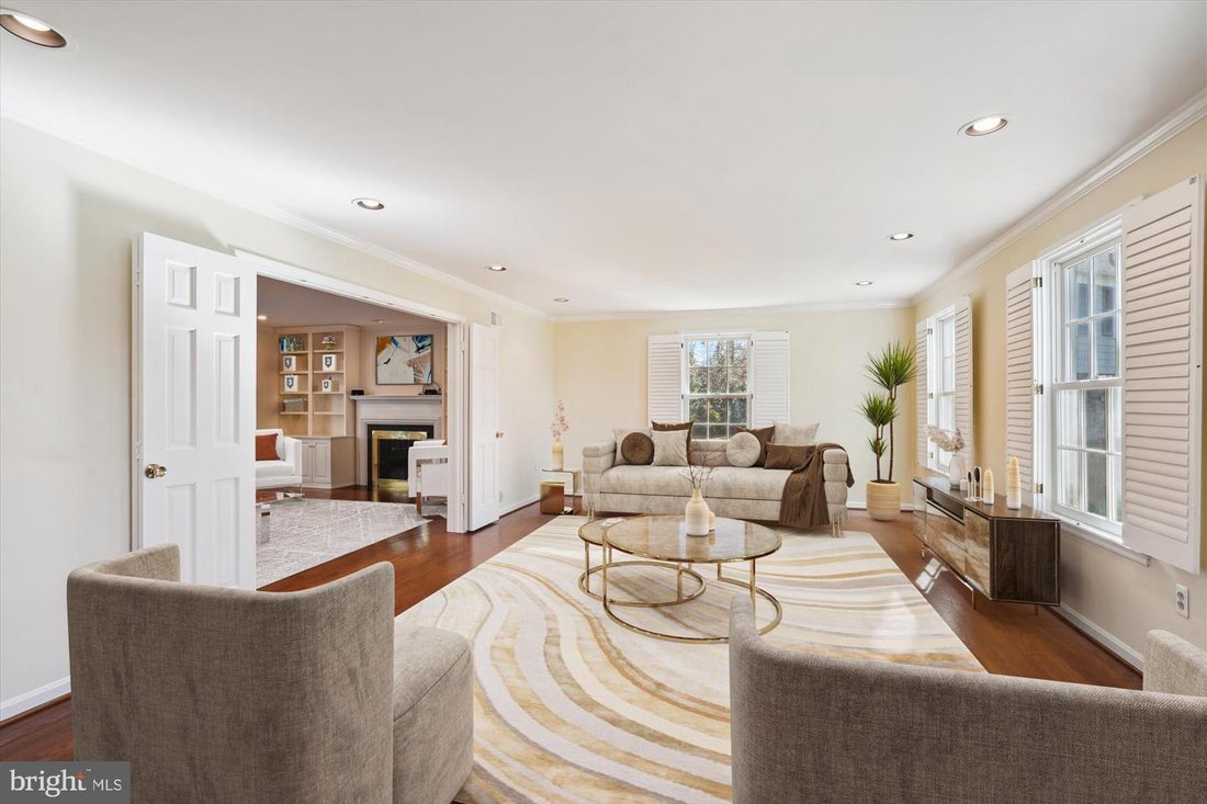 Striking Expanded Colonial In Wolf Trap, Virginia, United States For ...