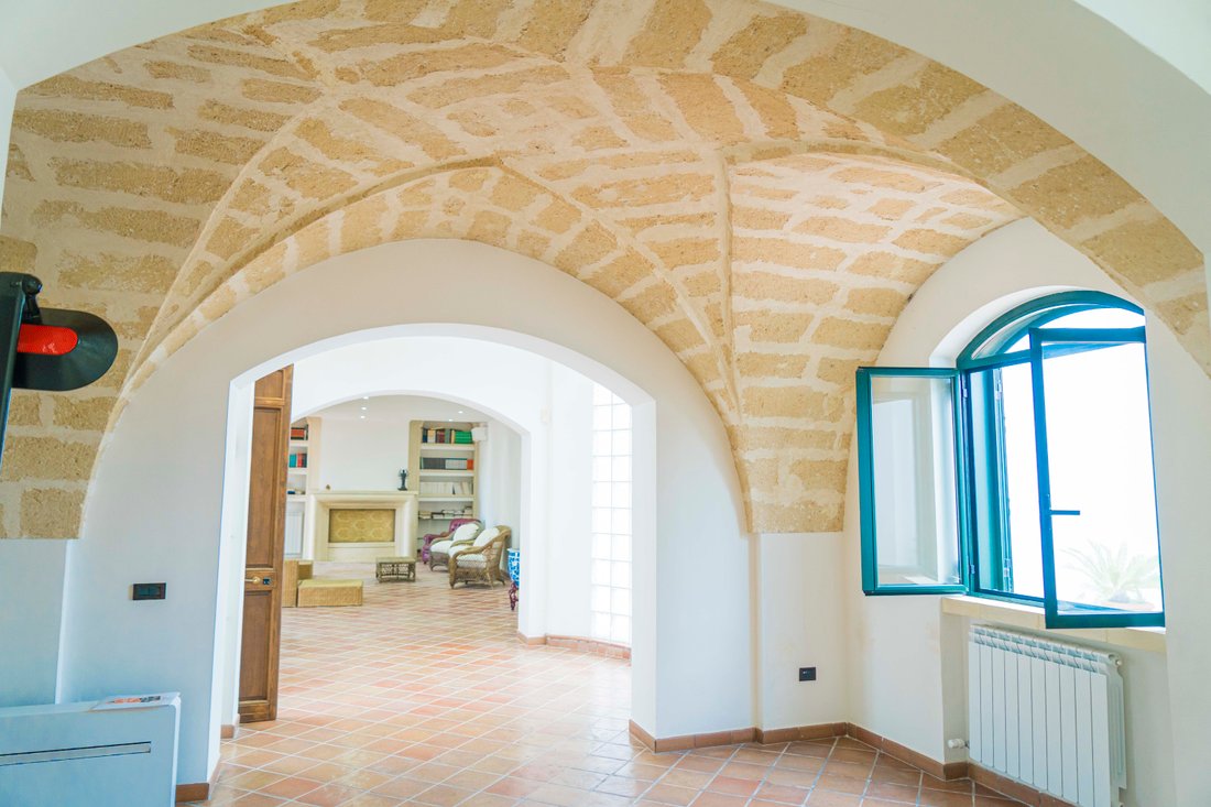 Super 6 Bedroom Villa With Large Pool In The Countryside Of In Apulia ...