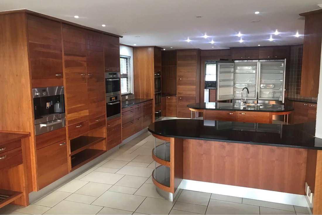 Magnificent 6 Bedroom Mansion, Woodhill Golf In Pretoria, Gauteng ...