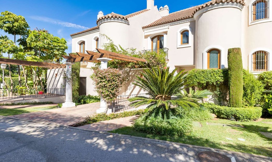 Estepona House In El Paraíso, Andalusia, Spain For Sale (13894926)