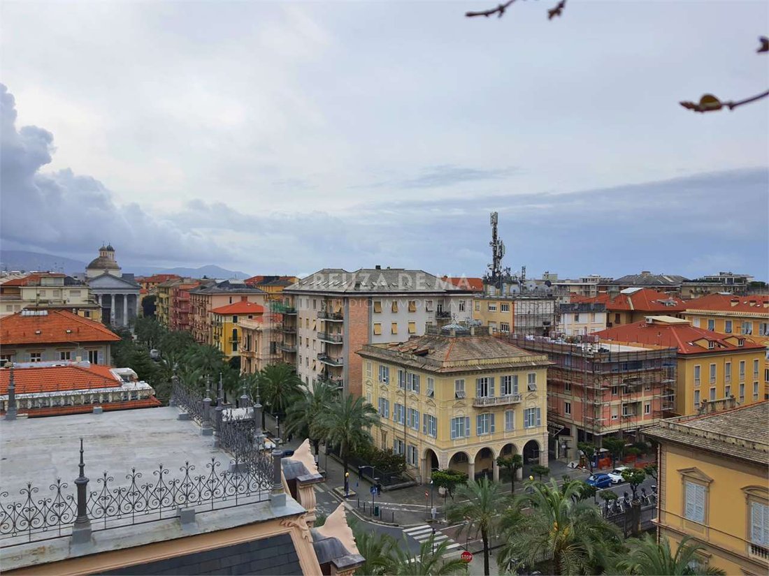Chiavari Centro De La Ciudad ático Terraza En Chiavari, Liguria, Italia ...