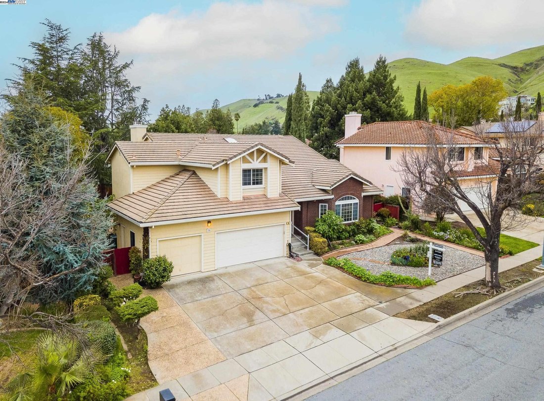 Gorgeous Home In Prestigious Kimber Park In Newark, California, United ...