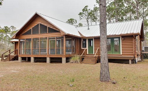 Luxury homes for sale in Carrabelle, Florida | JamesEdition