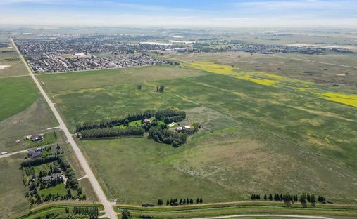 Luxury homes for sale in Strathmore, Alberta, Canada | JamesEdition