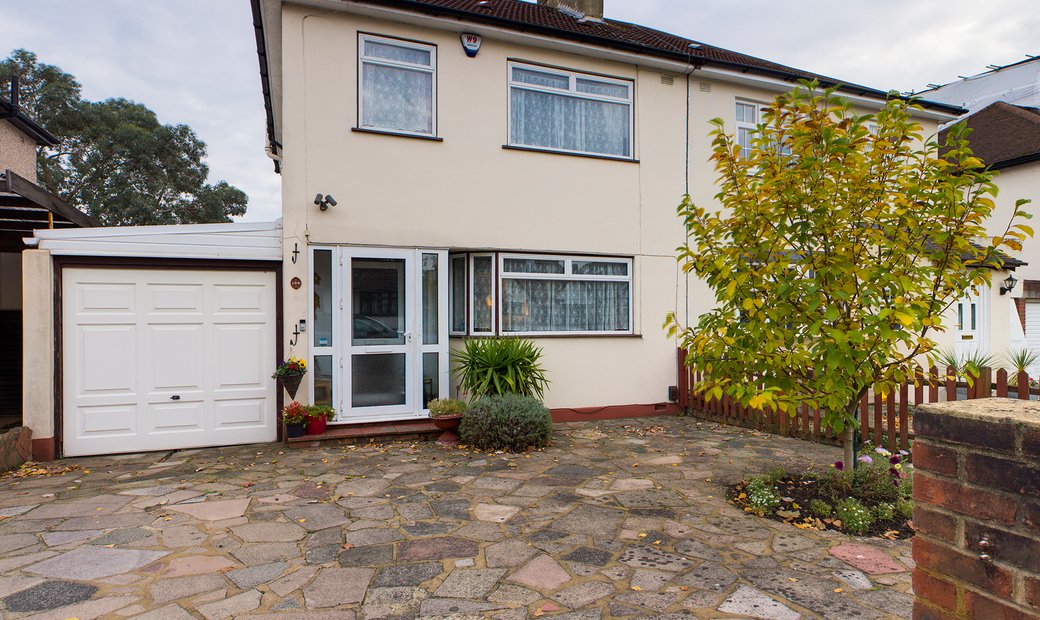 House The Fairway Ruislip 199 In Ruislip, England, United Kingdom For ...