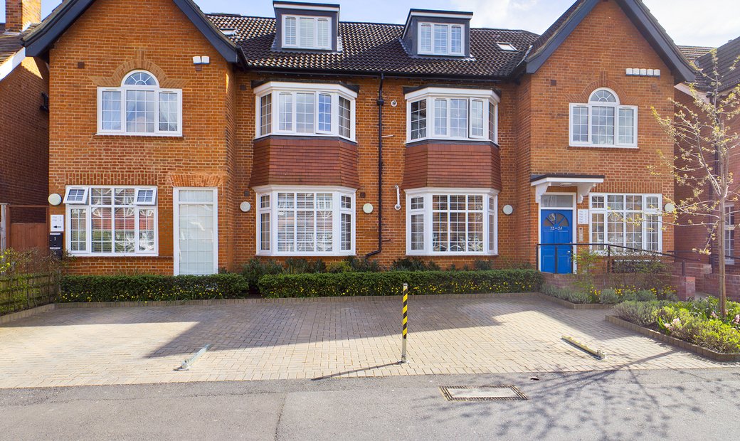 Flat Apartment West End Avenue Pinner Flat Dans Pinner, Angleterre ...