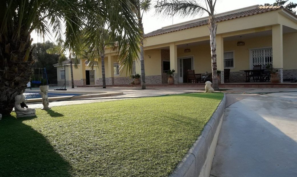 Elche Villa In Elx, Valencian Community, Spain For Sale (13939373)