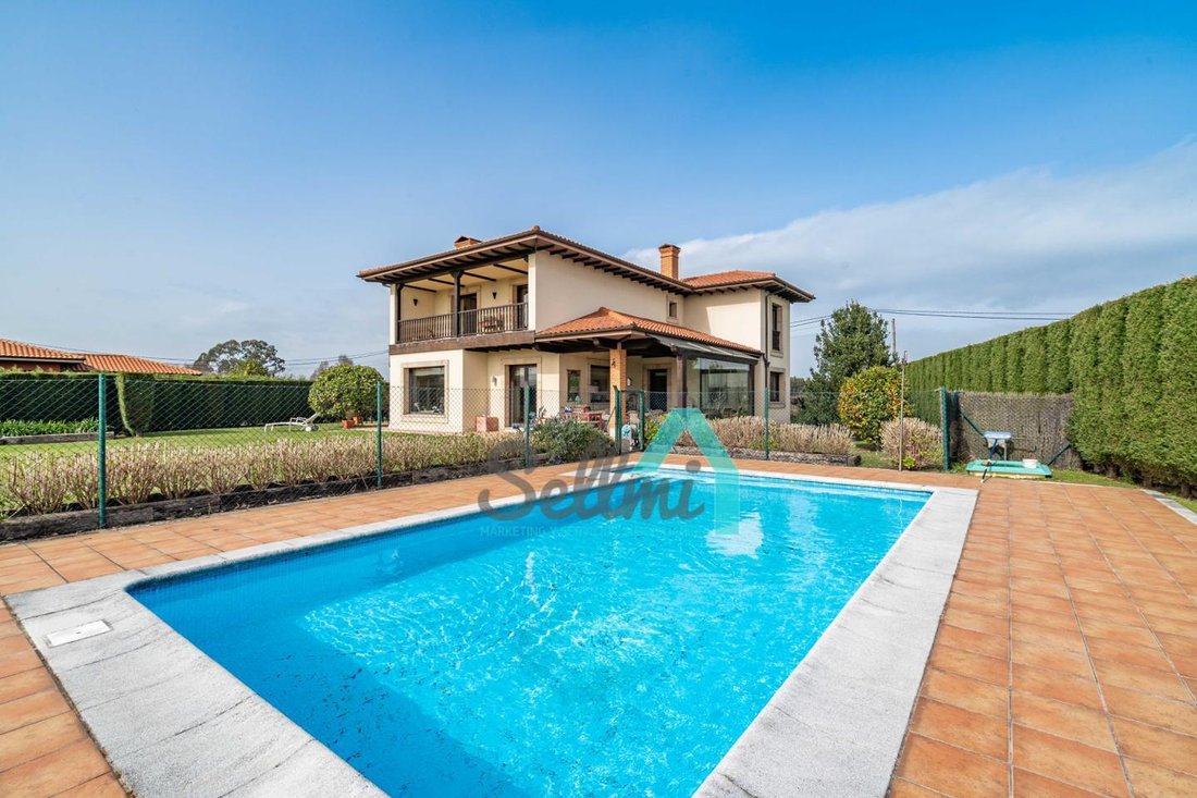 Ranón Villa In Soto Del Barco, Asturias, Spain For Sale (13942336)
