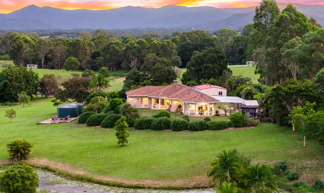 Stylish Residence Amidst Rolling Paddocks In King Scrub, Queensland ...