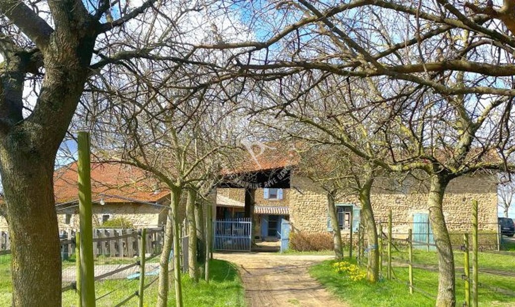 Margès Propriété In Margès, Auvergne Rhône Alpes, France For Sale ...