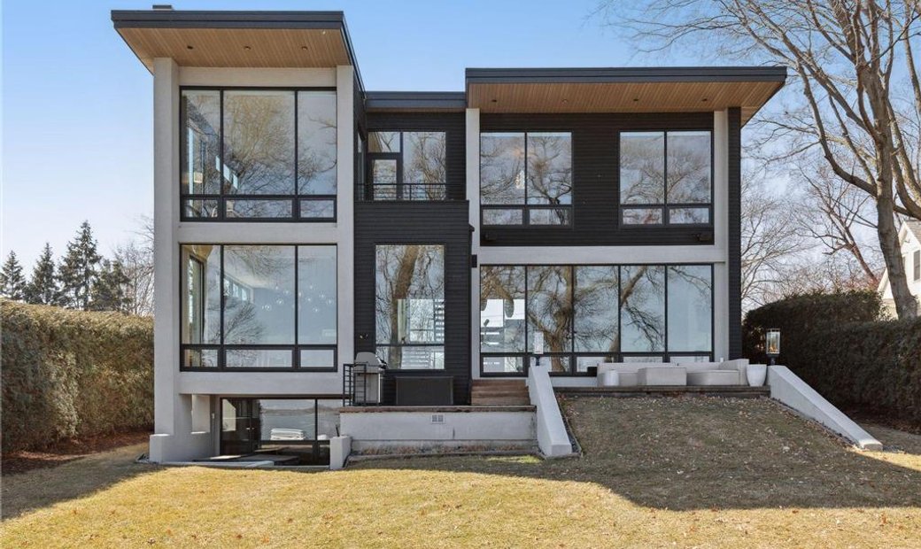 Dramatic Contemporary Home On Crystal Bay In Wayzata, Minnesota, United ...